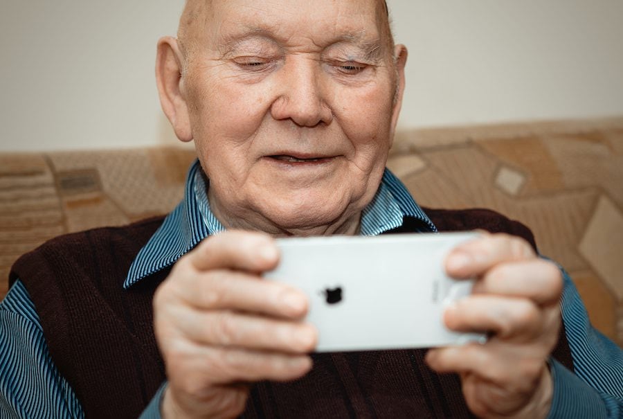 How Social Media Can Enhance Your Senior Lifestyle
